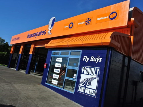 Business signs Hamilton | Corflute signs, Digital signage